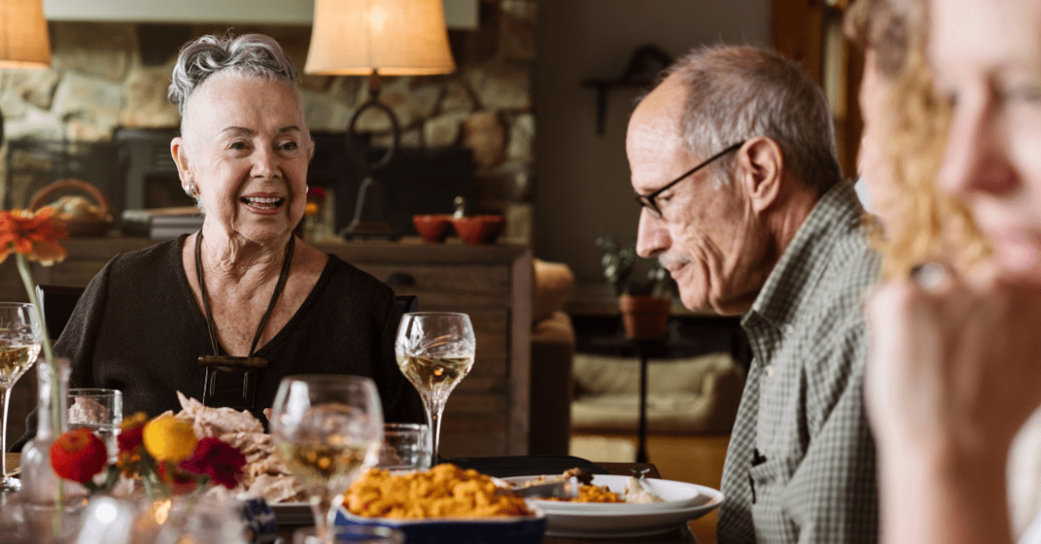 10 meaningful Thanksgiving activities for seniors - BoomersHub Blog